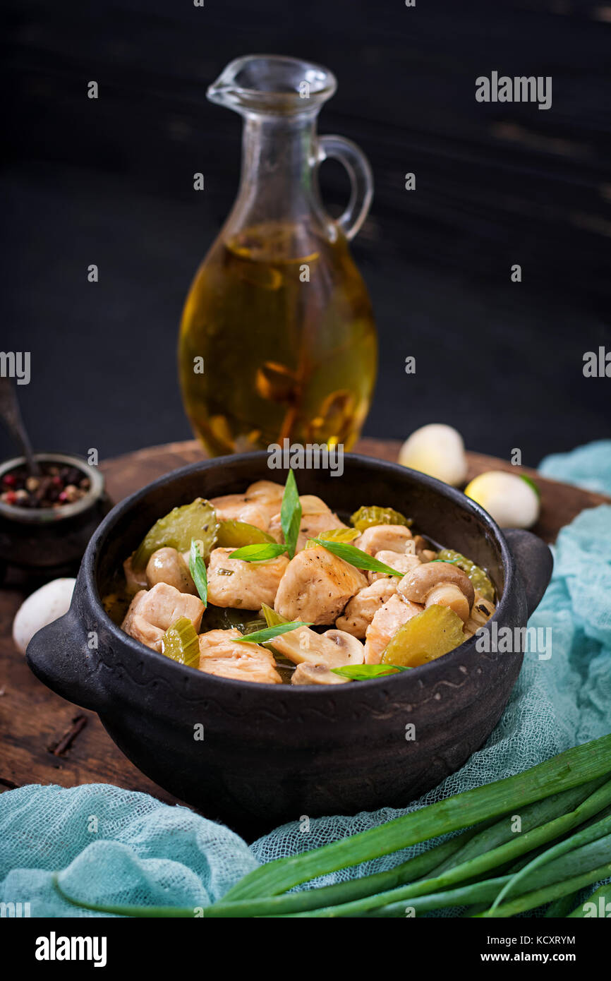 Chicken stew beer hi-res stock photography and images - Alamy