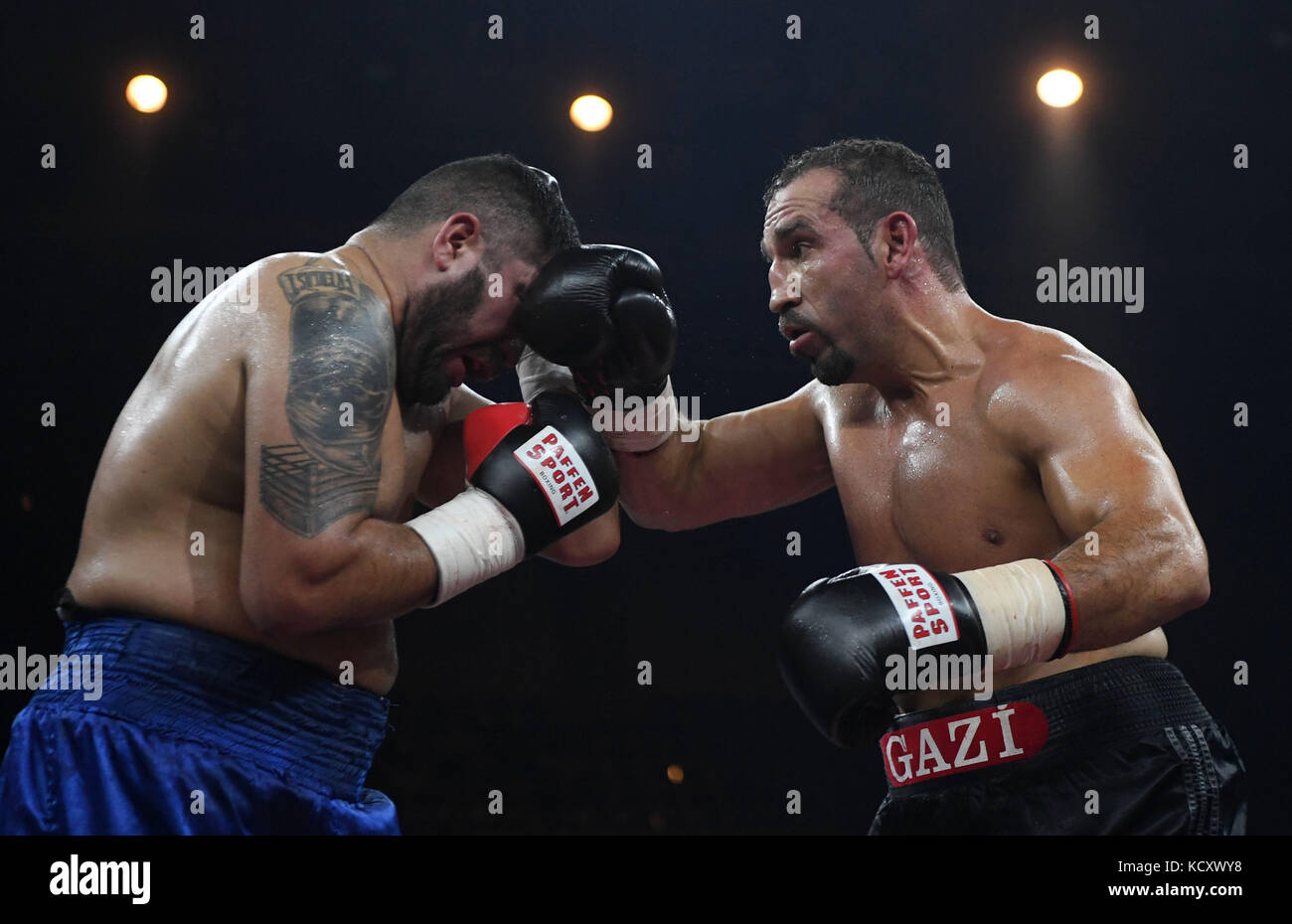 Stuttgart, Germany. 7th Oct, 2017. Firat Arslan (r) and Alejandro ...