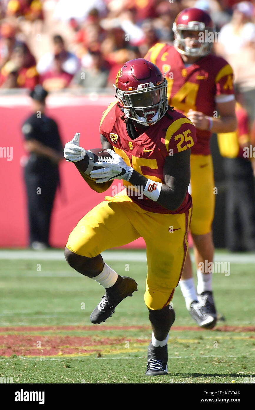 Los Angeles, CA, USA. 7th Oct, 2017. USC Trojans running back Ronald ...