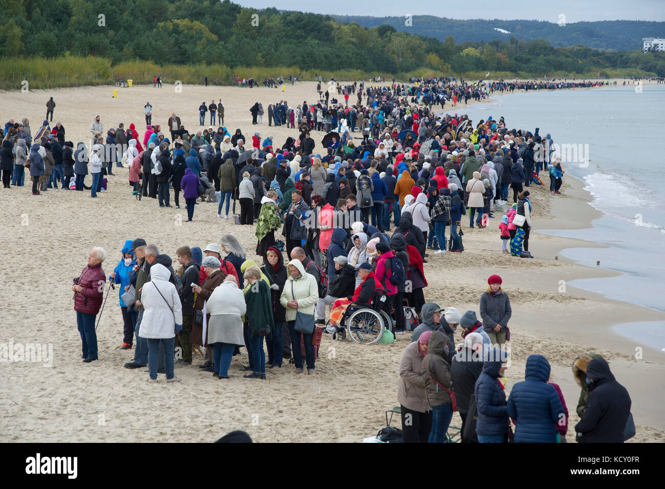 Gdansk, Poland. 7th October, 2017. Devotees attend a massive rosary ...