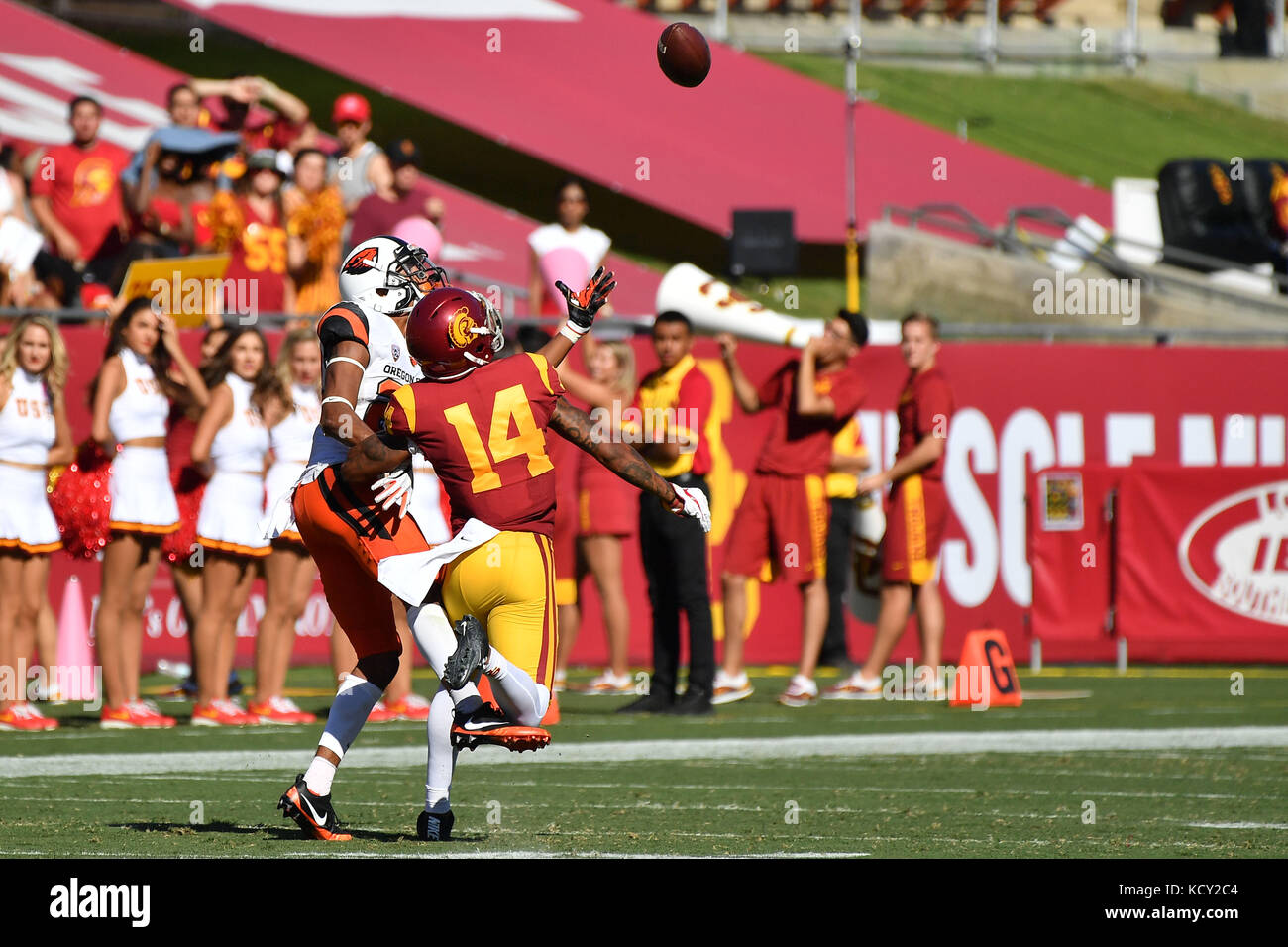 Los Angeles, CA, USA. 7th Oct, 2017. Oregon State Beavers wide receiver ...