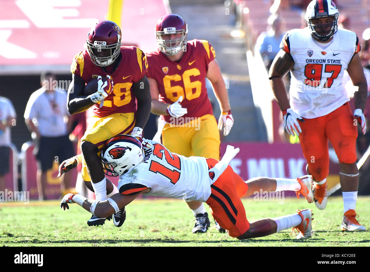 Los Angeles, CA, USA. 7th Oct, 2017. USC Trojans running back Aca ...