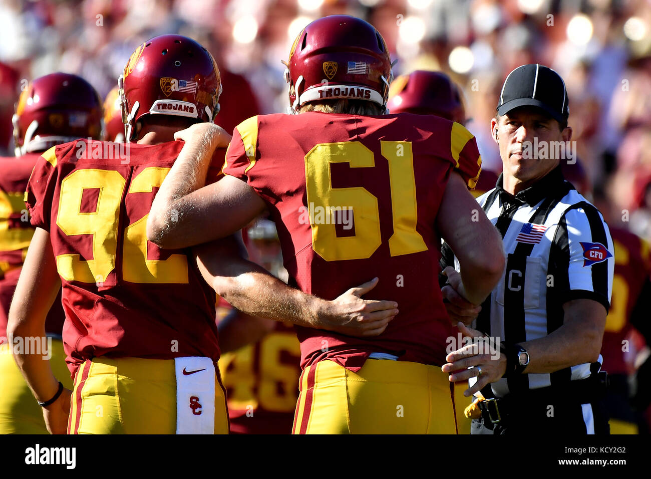 Los Angeles, CA, USA. 7th Oct, 2017. USC Trojans long snapper Jake ...
