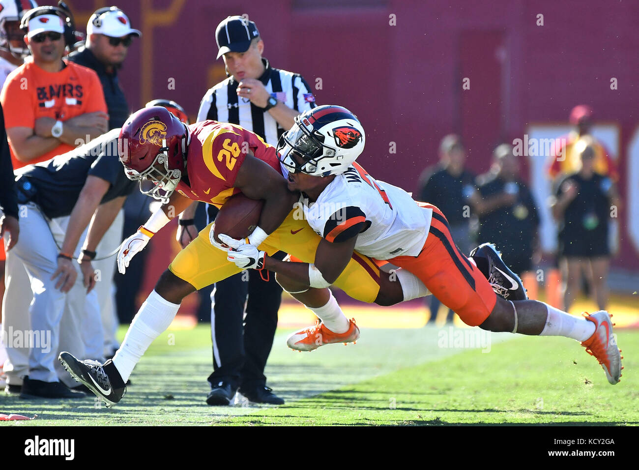 Los Angeles, CA, USA. 7th Oct, 2017. USC Trojans running back James ...