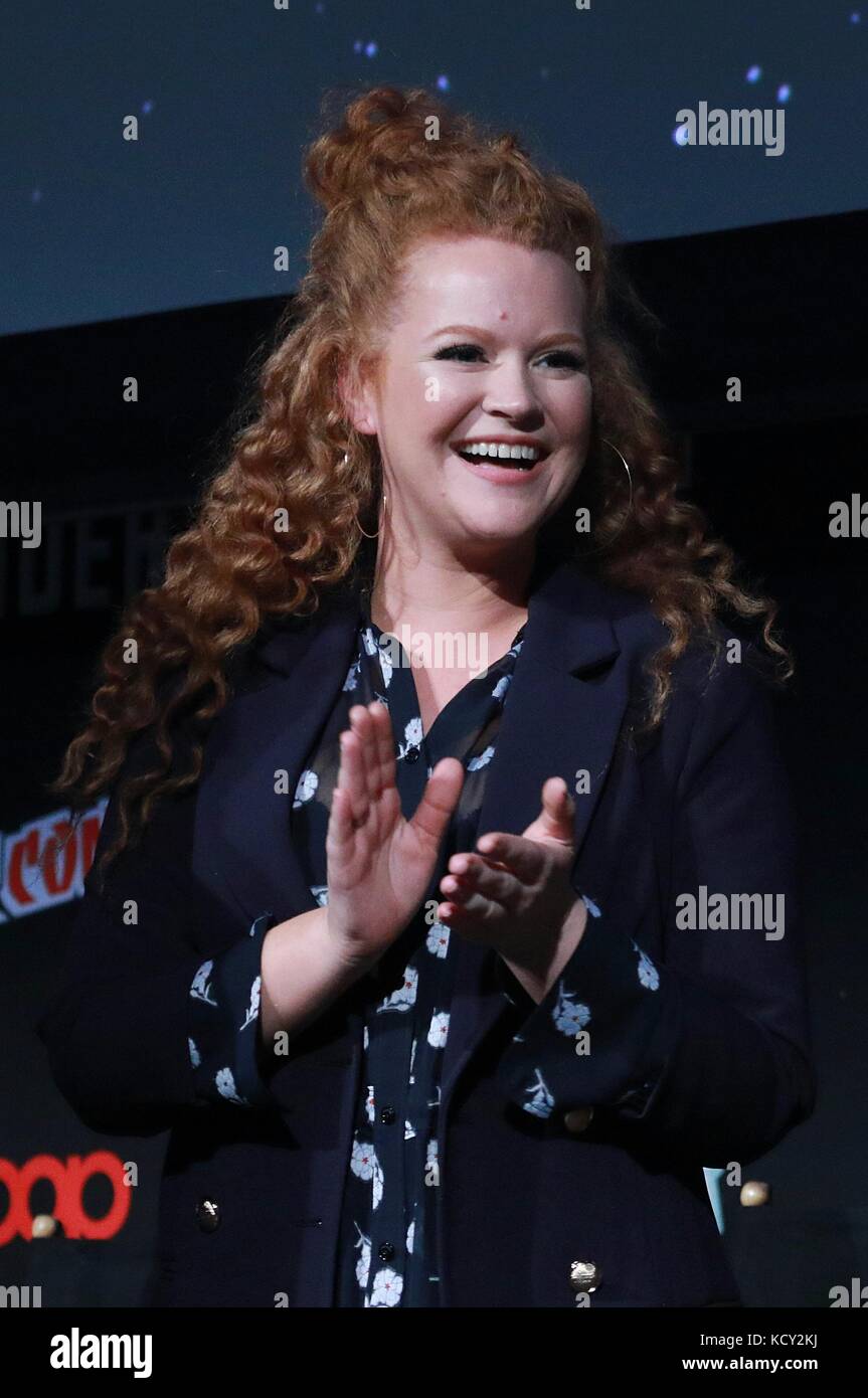 Mary wiseman star trek hi-res stock photography and images - Alamy