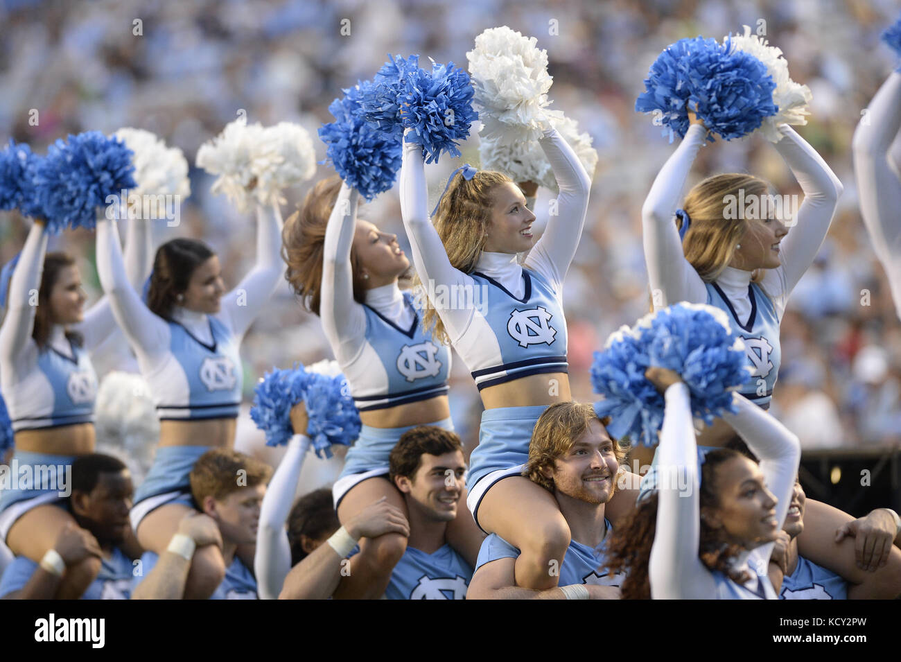Chapel Hill, North Carolina, USA. 7th Oct, 2017. North Carolina cheer ...