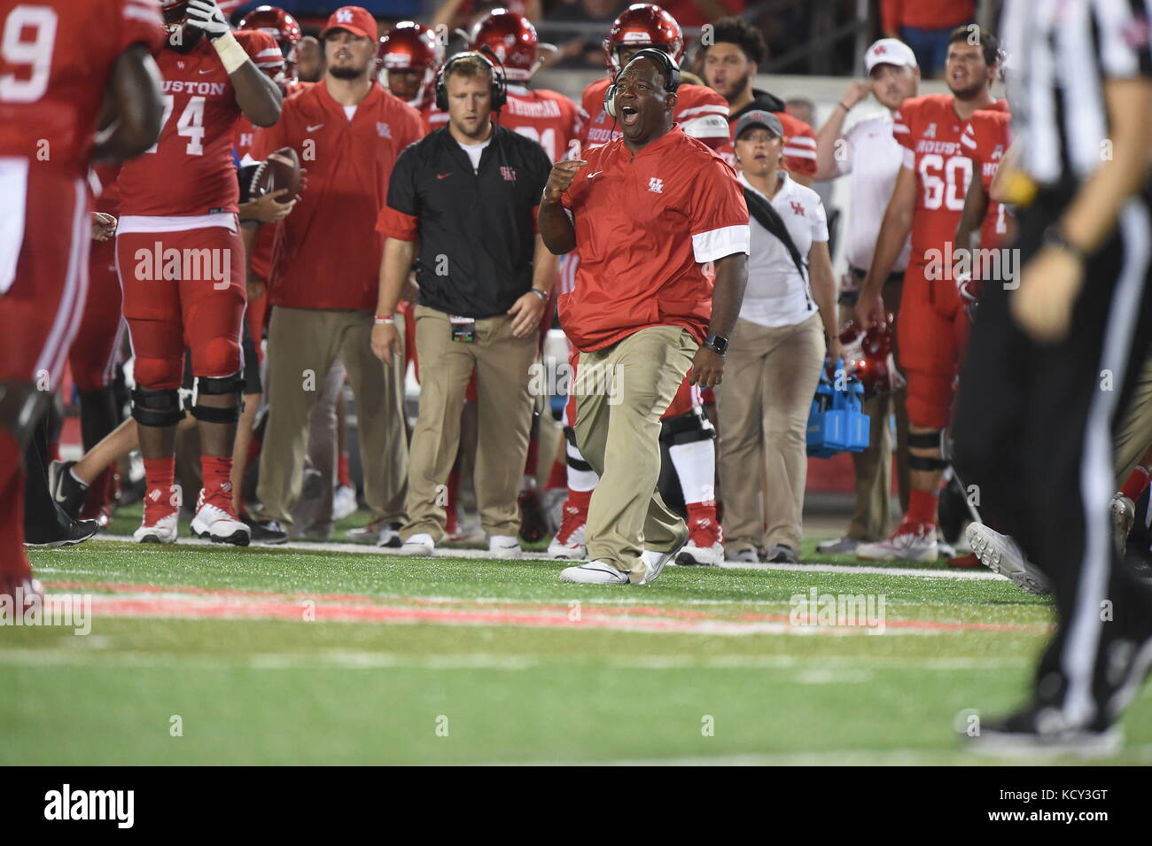 Houston, TX, USA. 7th Oct, 2017. A Houston Cougars coach celebrates ...