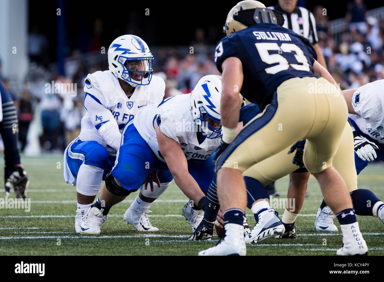Annapolis, Maryland, USA. 07th Oct, 2017. Air Force Falcons quarterback ...