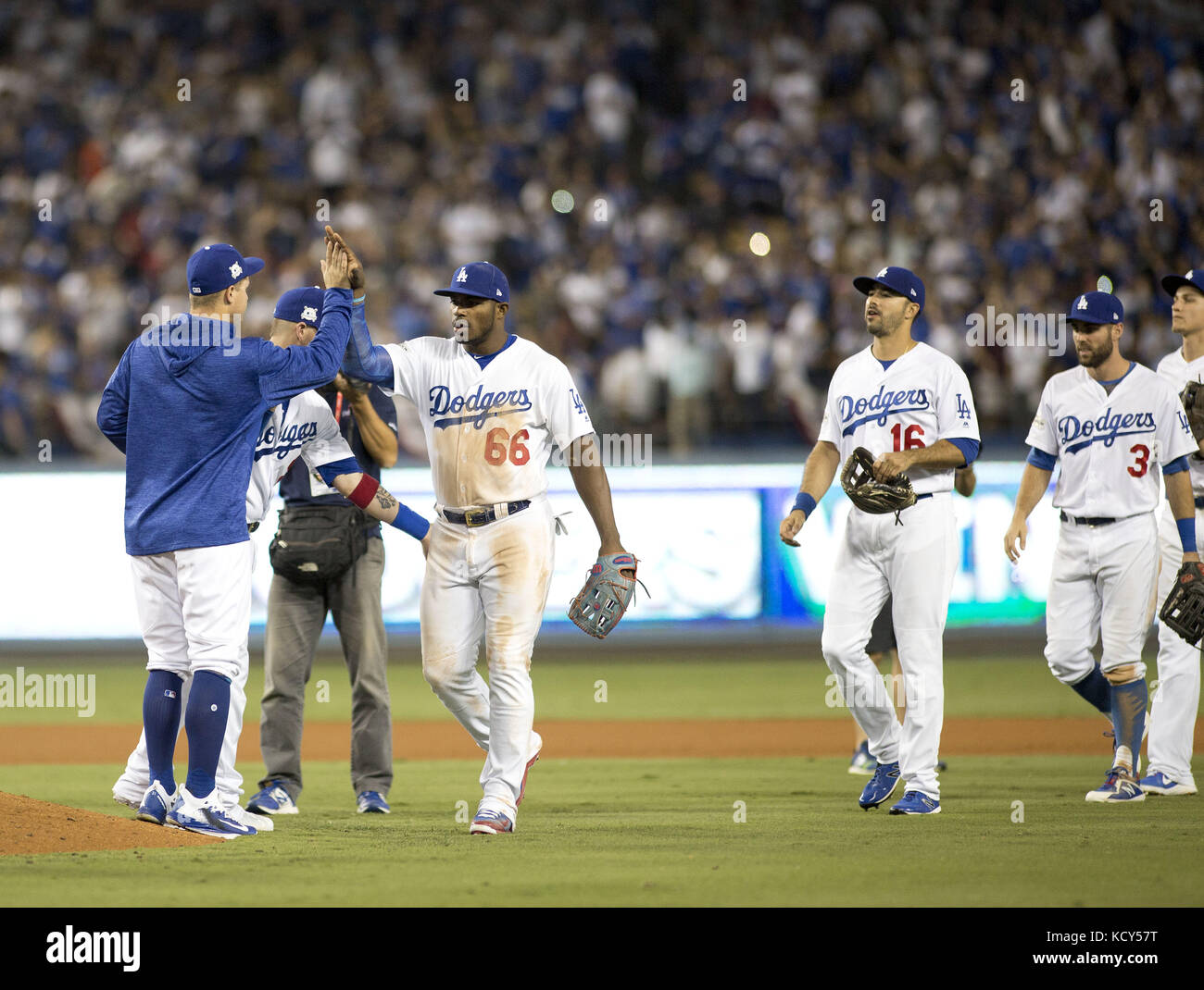 Los Angeles, CALIFORNIA, USA. 7th Oct, 2017. Los Angeles Dodgers ...
