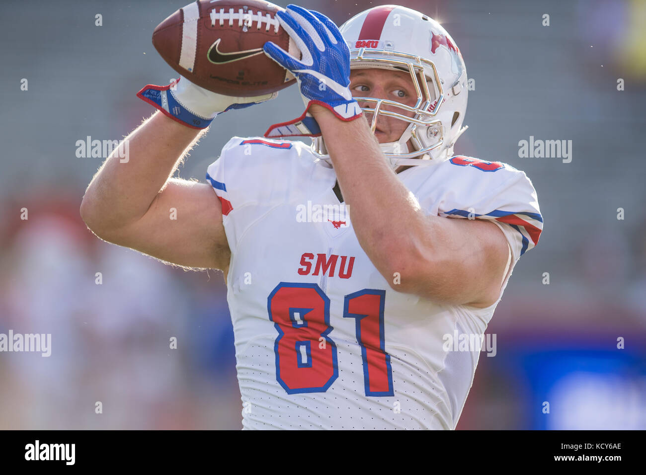Houston, TX, USA. 7th Oct, 2017. Southern Methodist Mustangs tight end ...