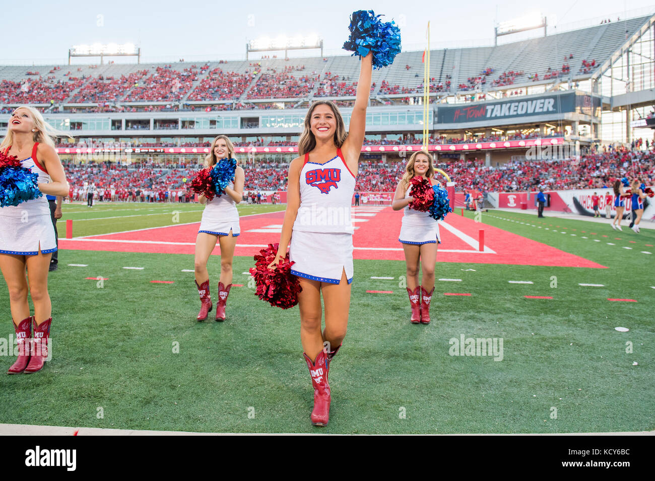 American football stadium in 2011 hi-res stock photography and images ...