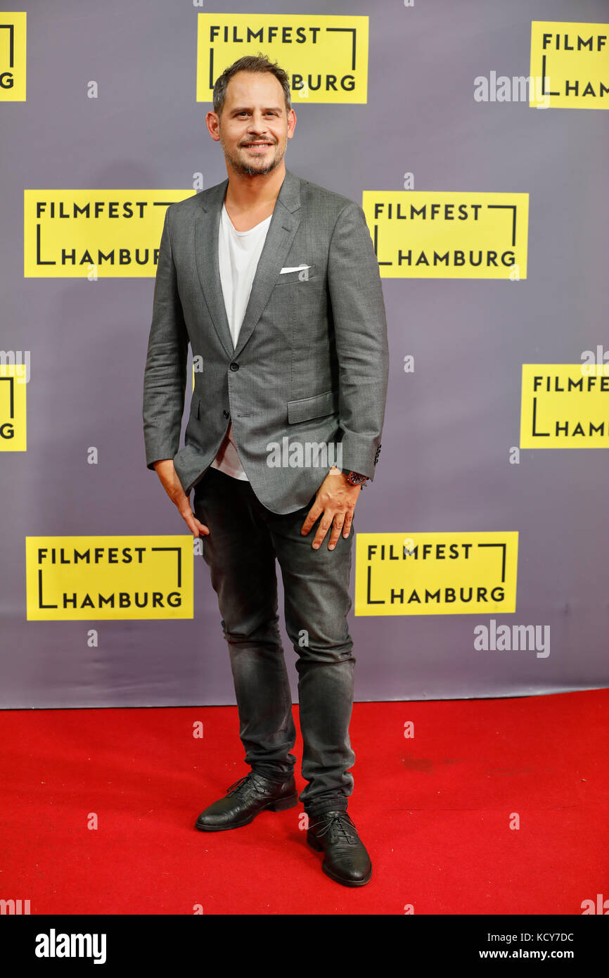 Hamburg, Germany. 7th Oct, 2017. Actor Moritz Bleibtreu arrives for the ...