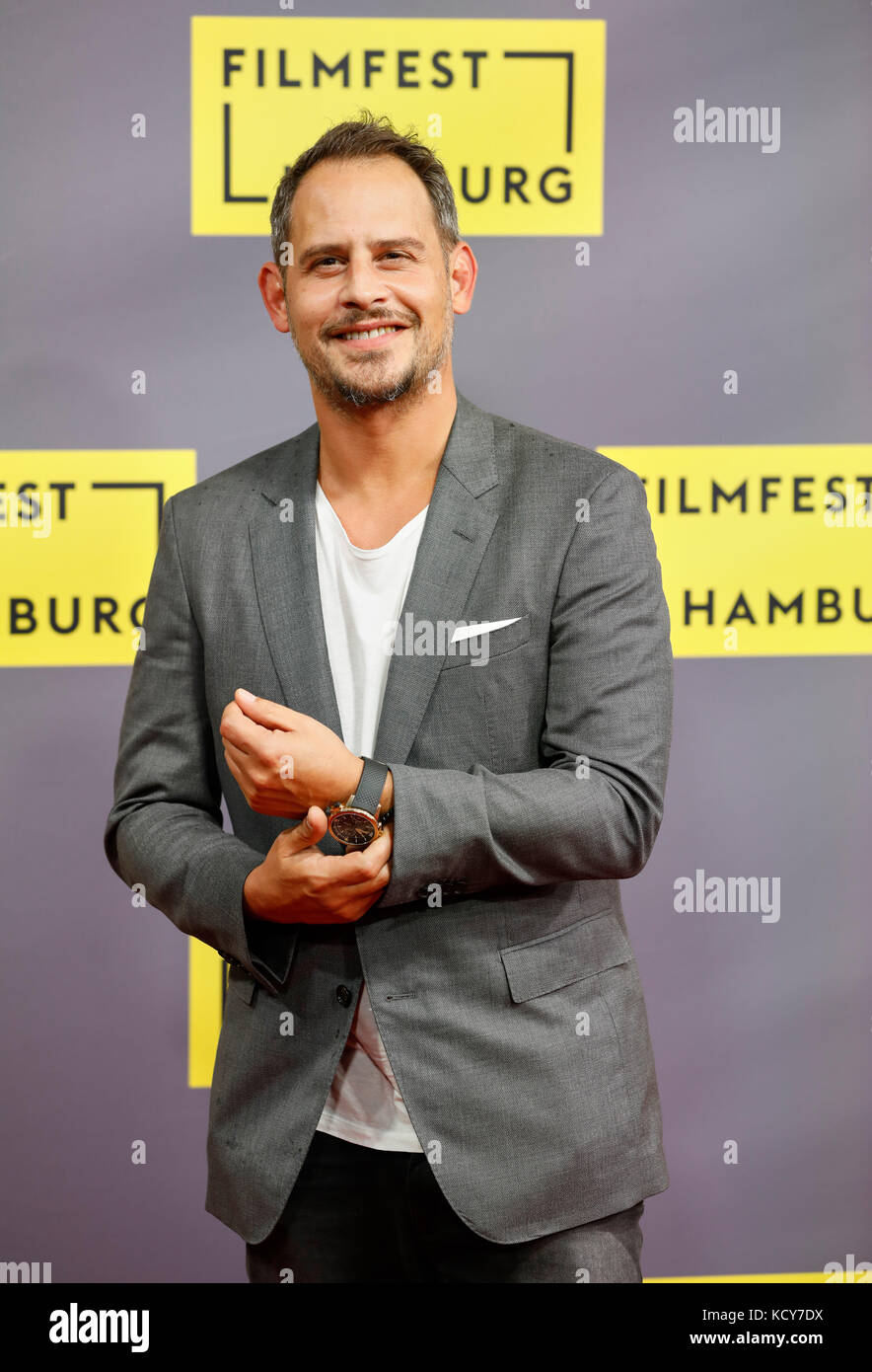 Hamburg, Germany. 7th Oct, 2017. Actor Moritz Bleibtreu arrives for the ...