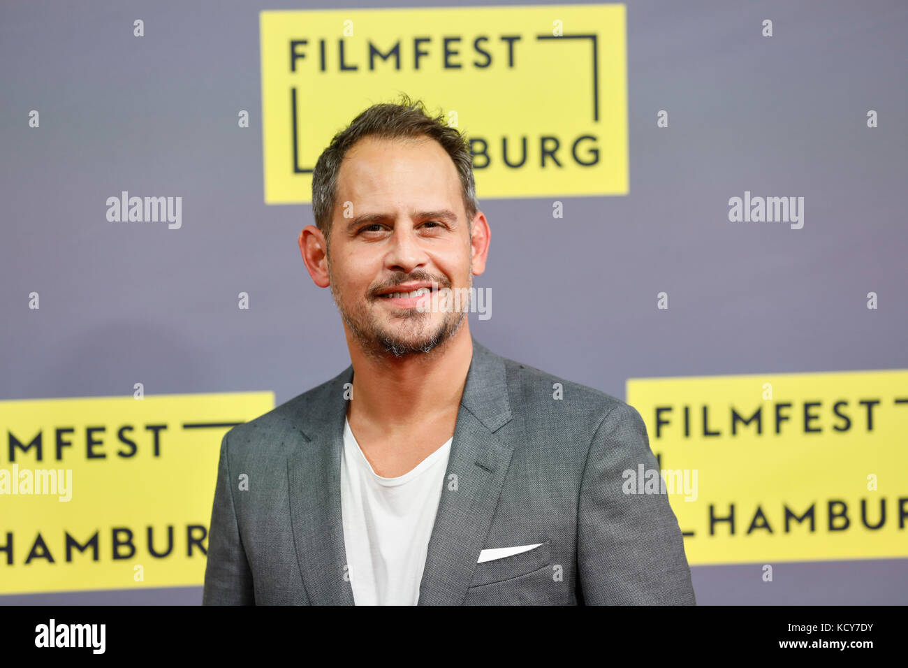 Hamburg, Germany. 7th Oct, 2017. Actor Moritz Bleibtreu arrives for the ...