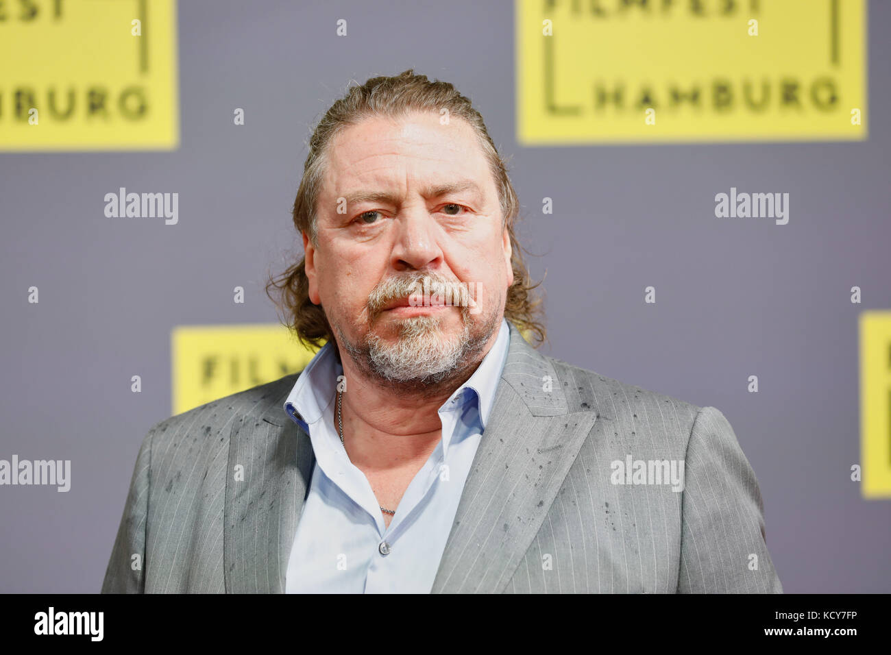 Hamburg, Germany. 7th Oct, 2017. Actor Armin Rohde arrives for the ...
