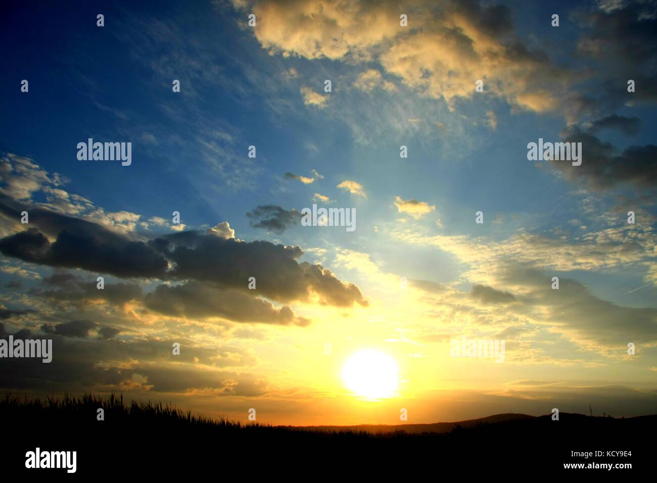Summer sunset. Beautiful sunset time Stock Photo - Alamy
