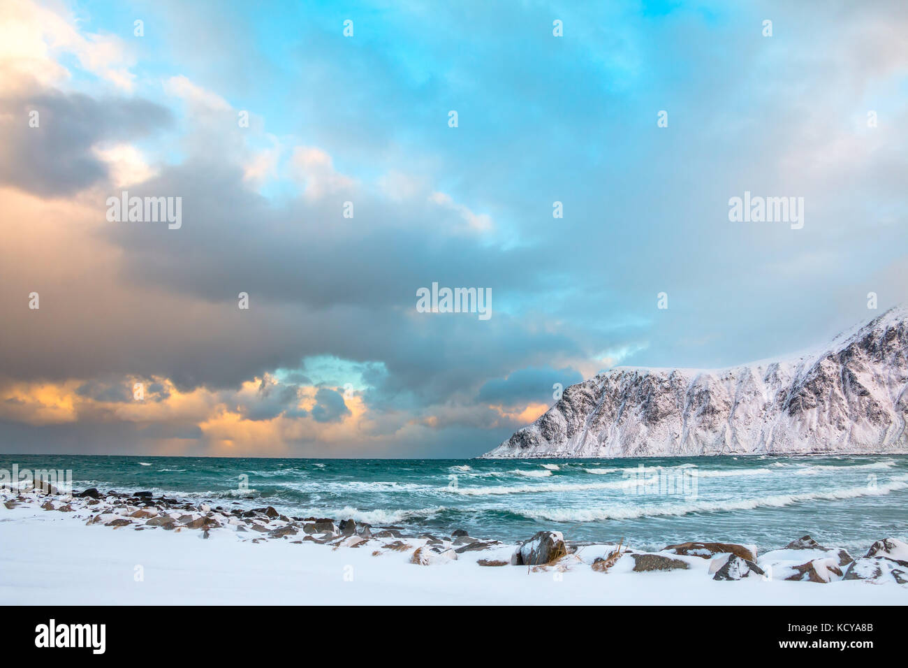 Lofoten winter hi-res stock photography and images - Alamy