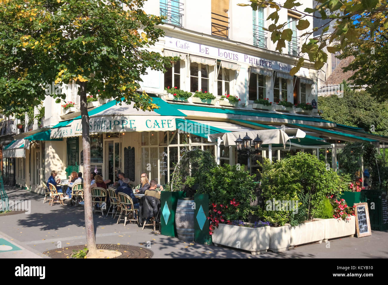 The traditional French cafe Louis Philippe, Paris, France Stock Photo ...