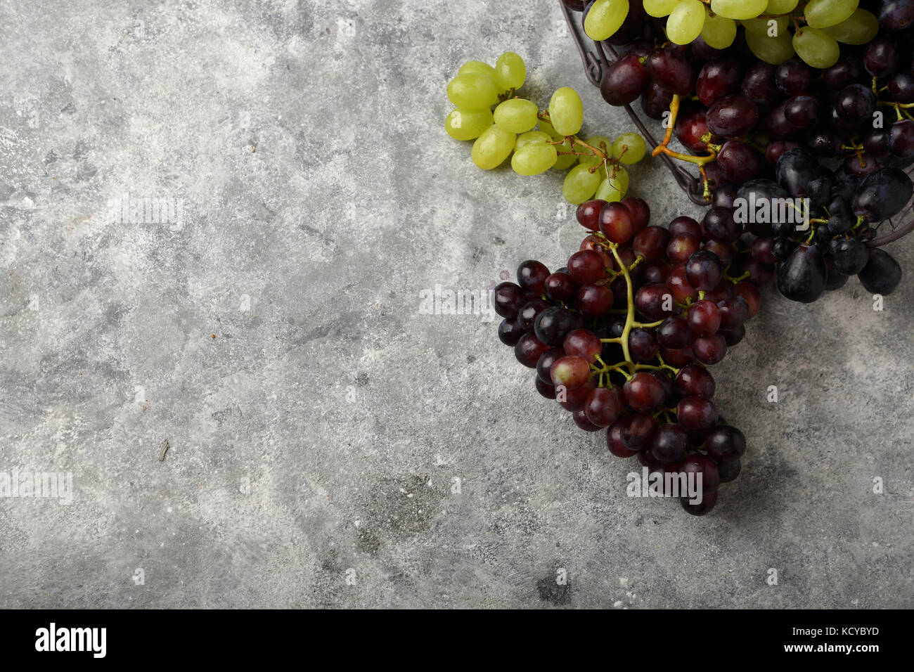 Branches of fresh grapes, food top view Stock Photo - Alamy