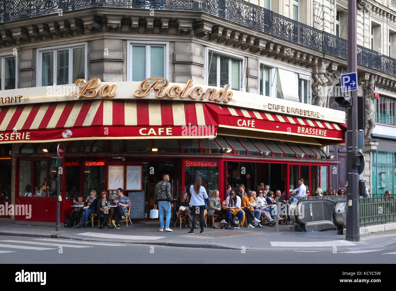 The traditional French brasserie La Rotonde, Paris, France Stock Photo ...