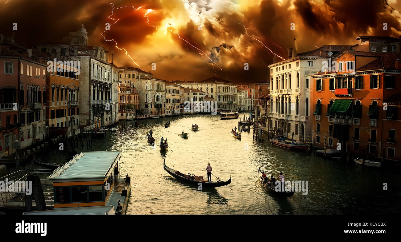 Venice lightning hi-res stock photography and images - Alamy