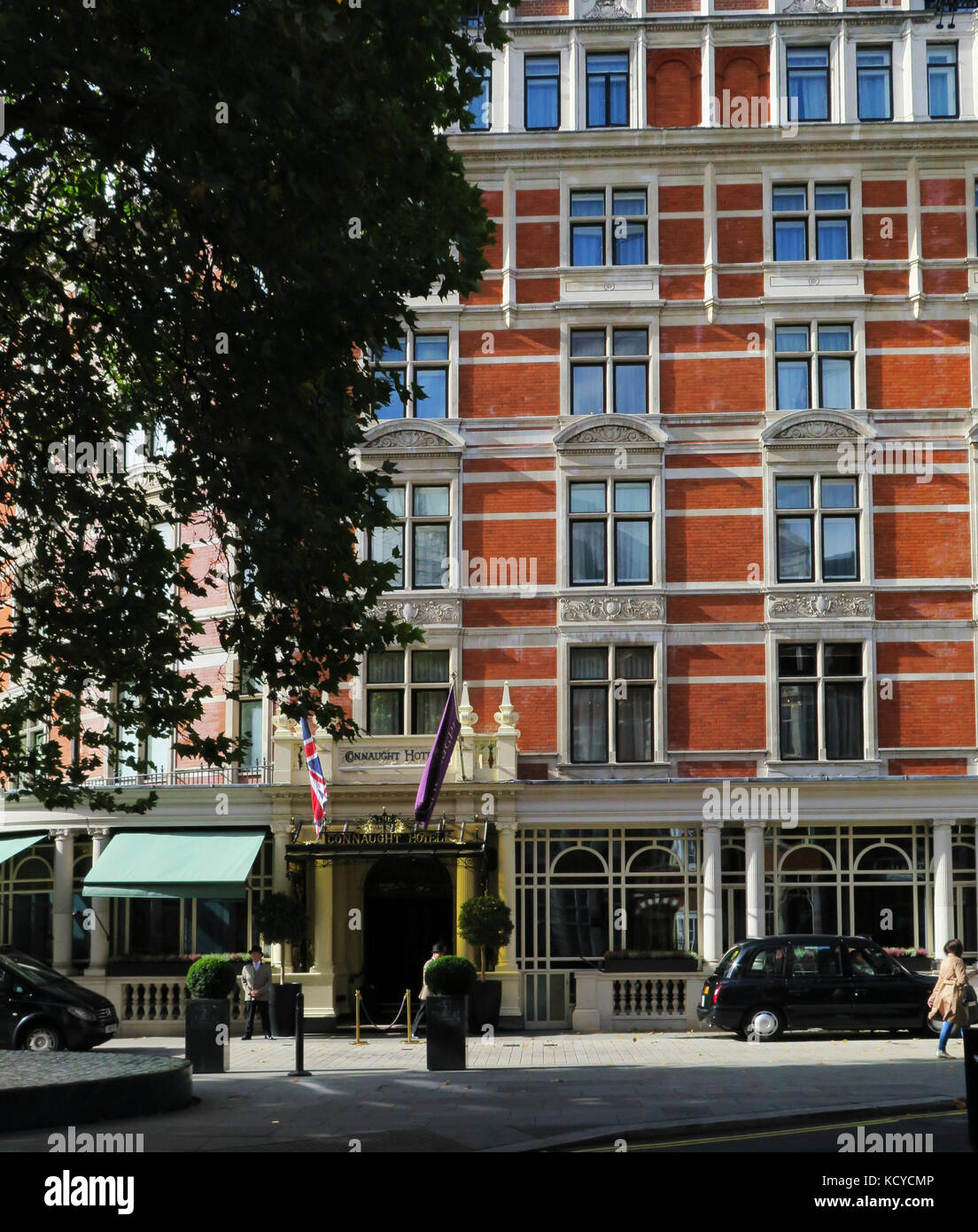 Connaught Hotel Mayfair Stock Photos & Connaught Hotel Mayfair Stock ...