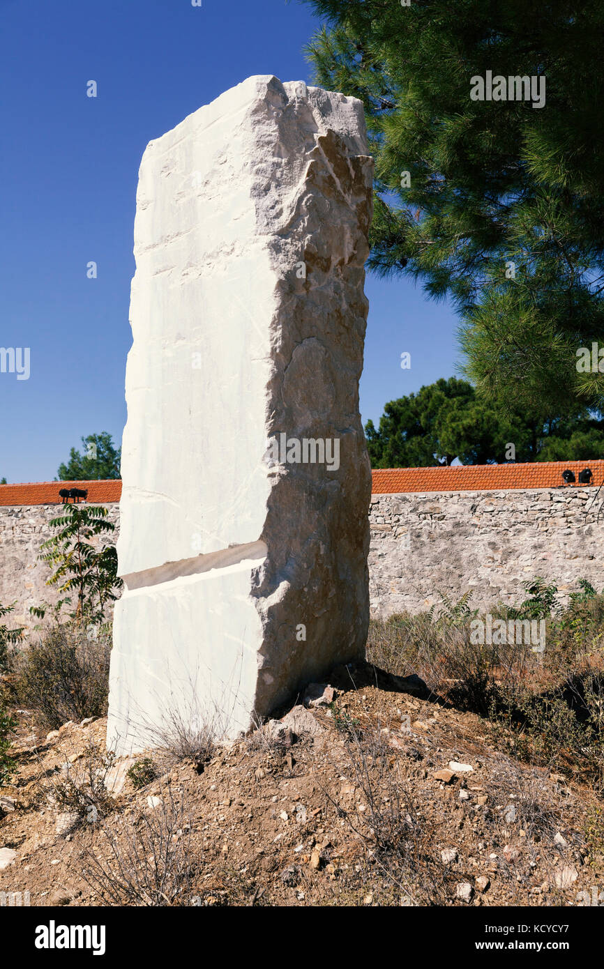 huge stone of white marble, close up Stock Photo - Alamy