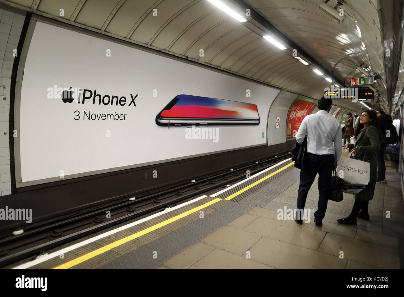 Tube underground advert Iphone X Iphone X advert tube platform Stock ...