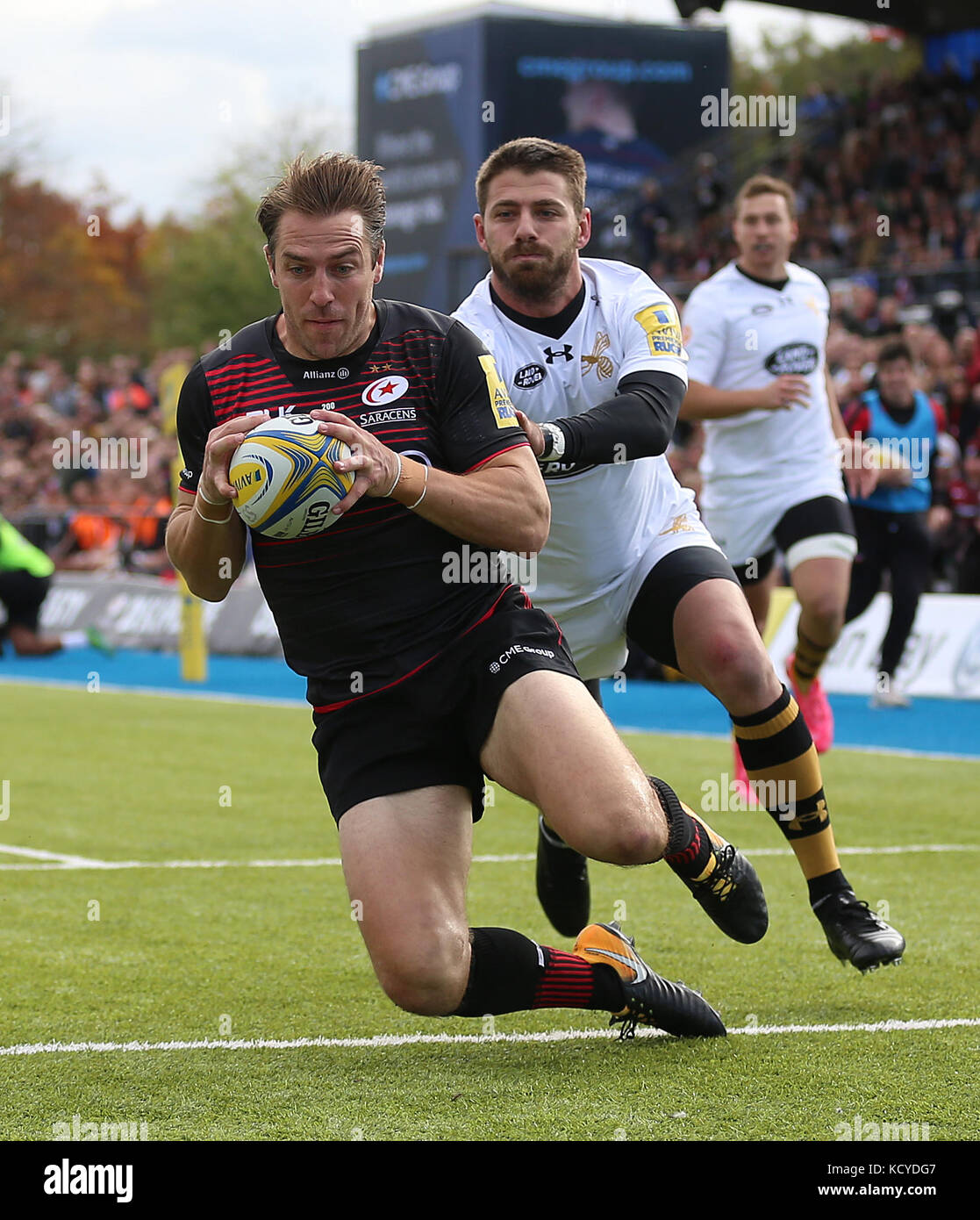 Saracens' Chris Wyles scores the opening try of the game during the ...