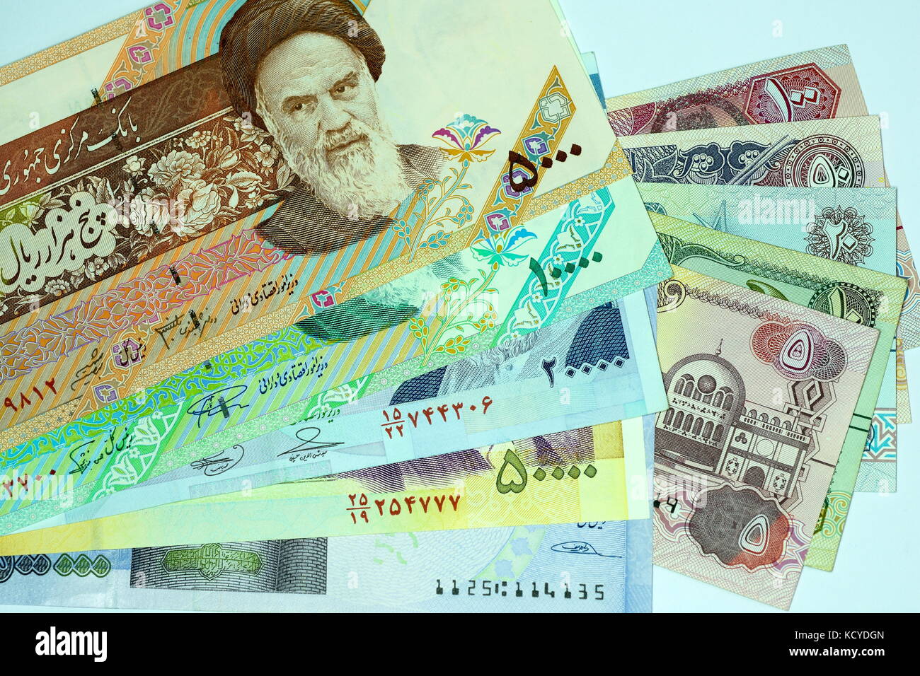 Close up Banknote and Currency Bills and Coins Stock Photo - Alamy