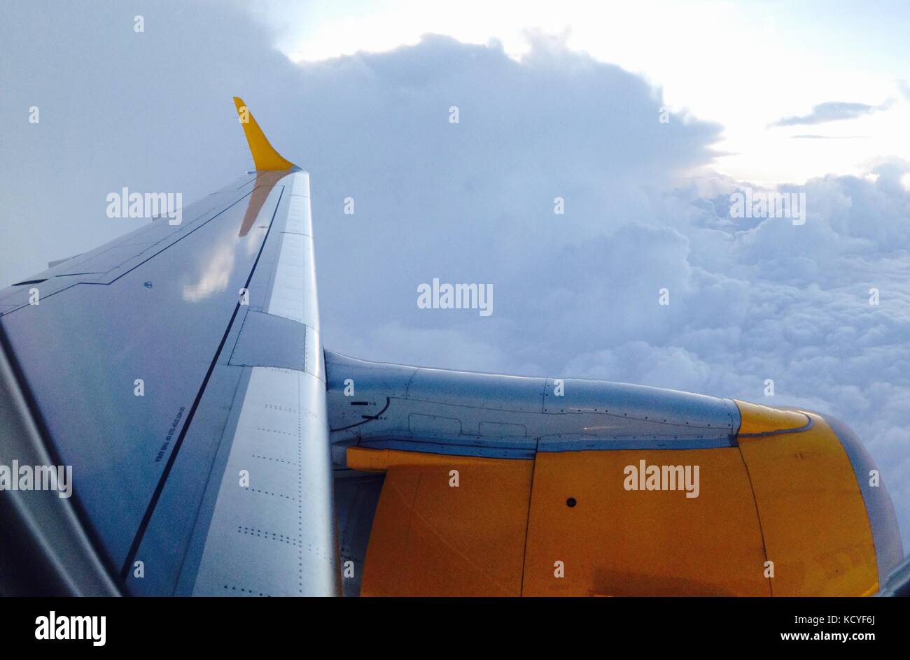 Ryanair window seat view hi-res stock photography and images - Alamy