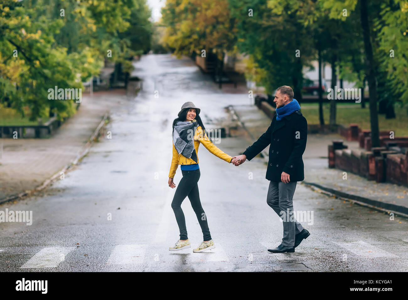Taking a walk in the city hi-res stock photography and images - Alamy