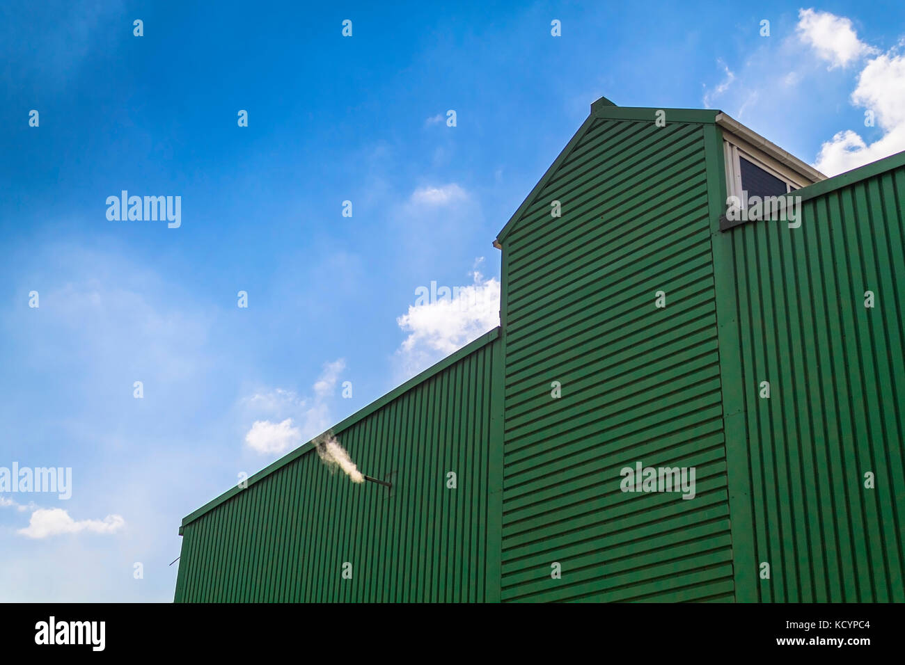 Exterior new commercial warehouse hi-res stock photography and images ...