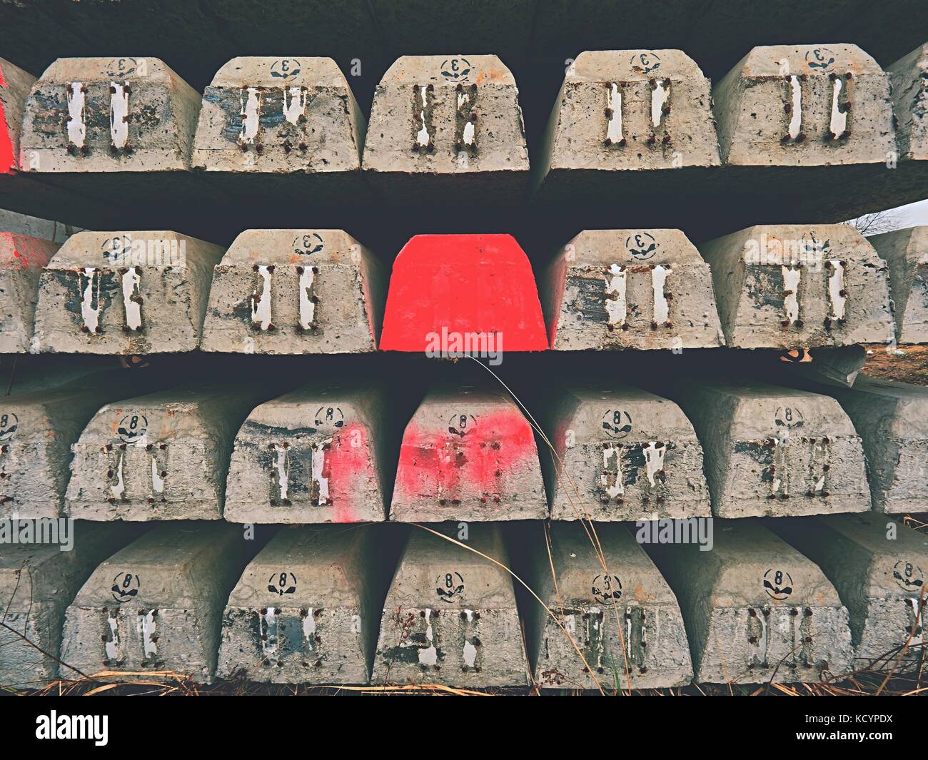 Sleepers production. Concrete casting and assembly. New concrete ...