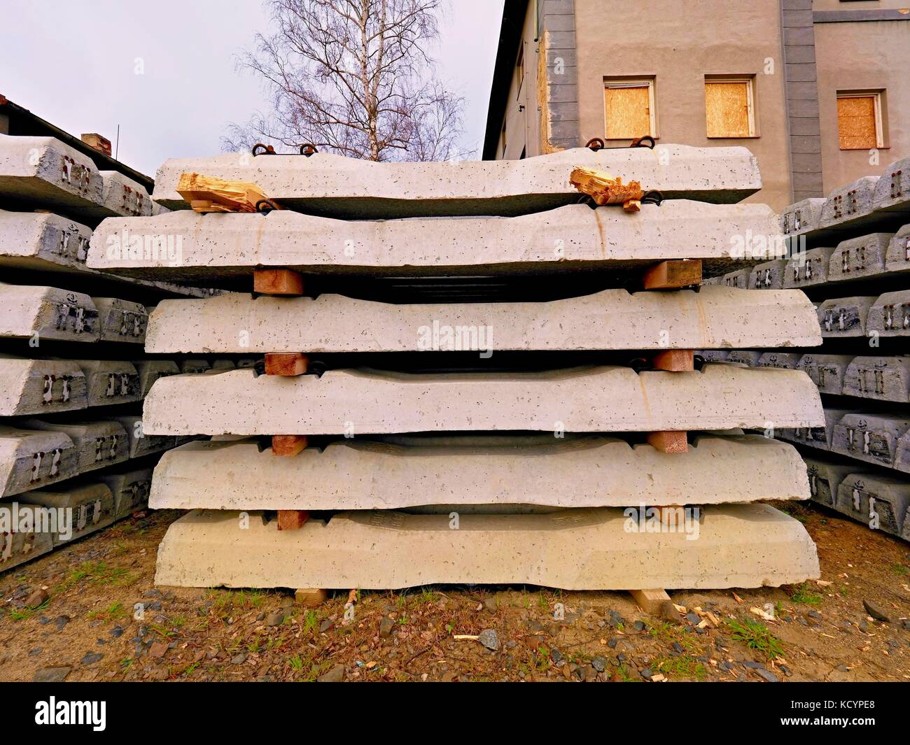 Sleepers production. Concrete casting and assembly. New concrete ...