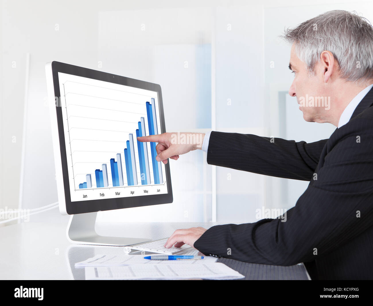 Cost report hi-res stock photography and images - Alamy