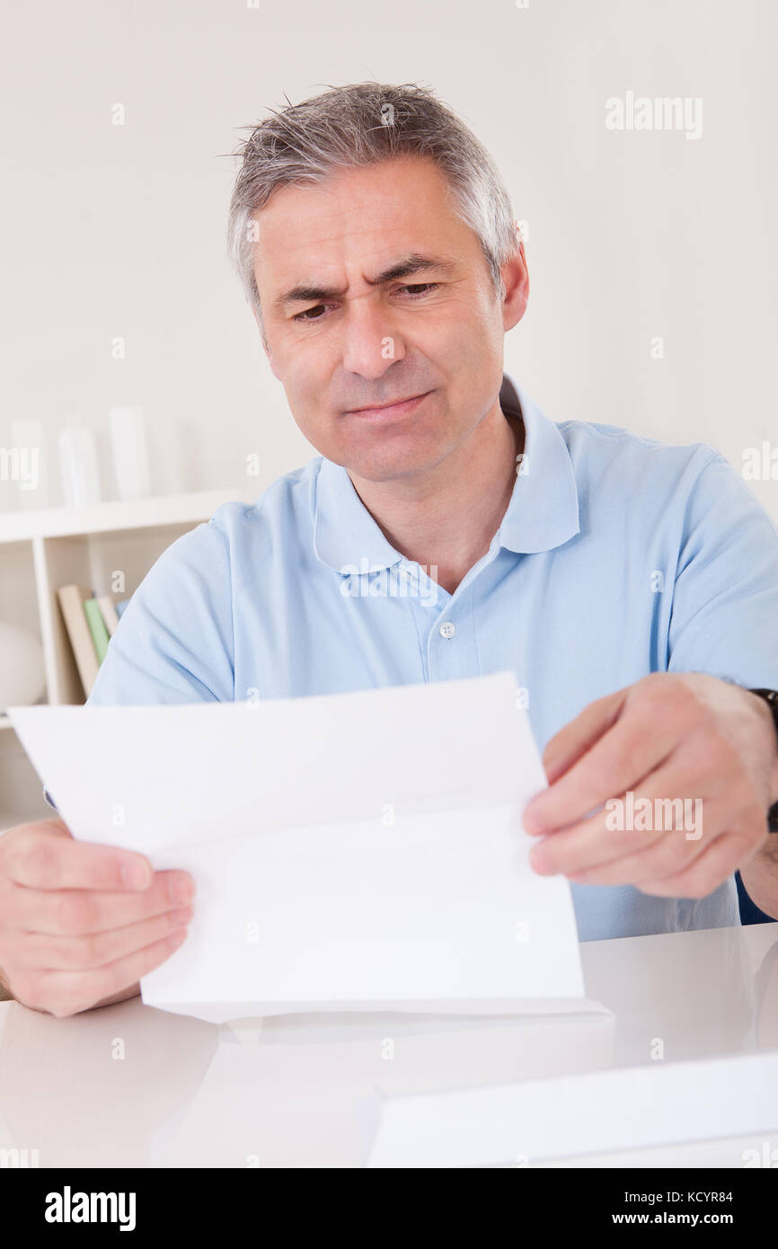 Aghast hi-res stock photography and images - Alamy