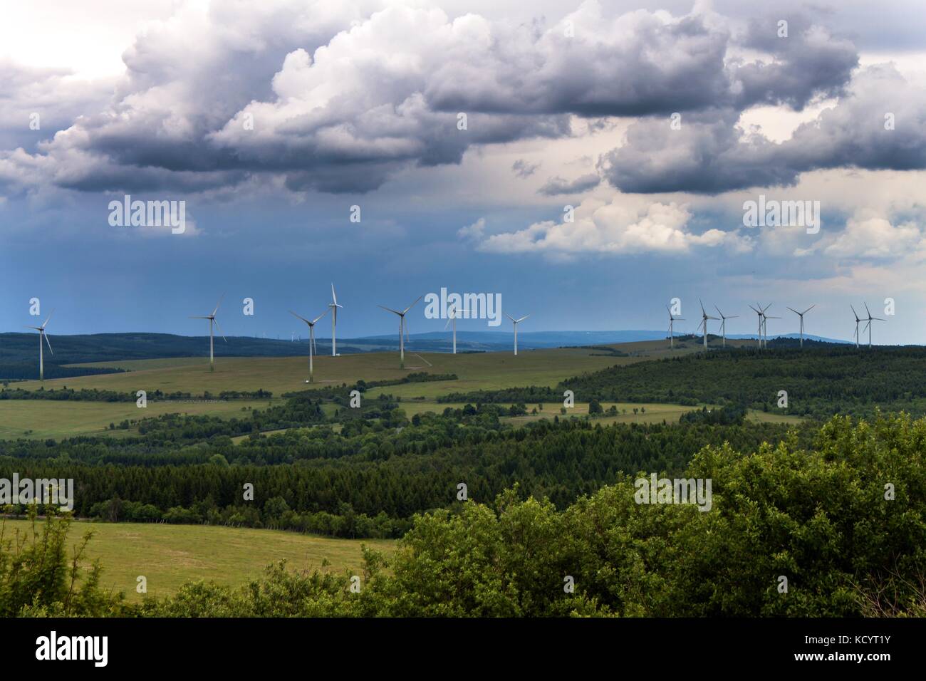 Wind turbines in a wind power plant for the production of renewable ...
