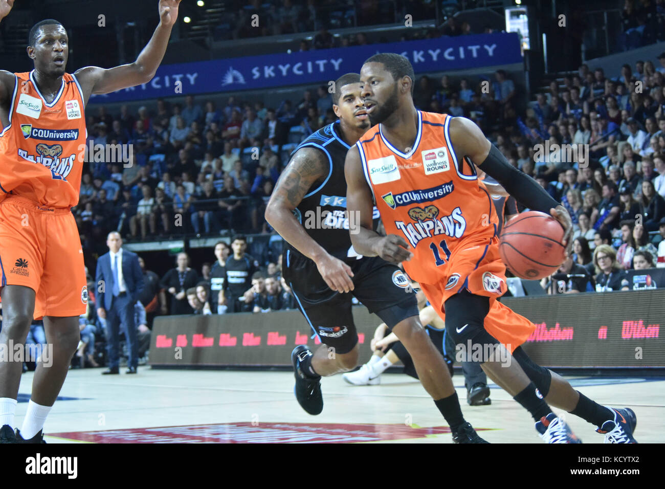 Auckland, New Zealand. 08th Oct, 2017. Dayshon Smith of Cairns Taipans ...