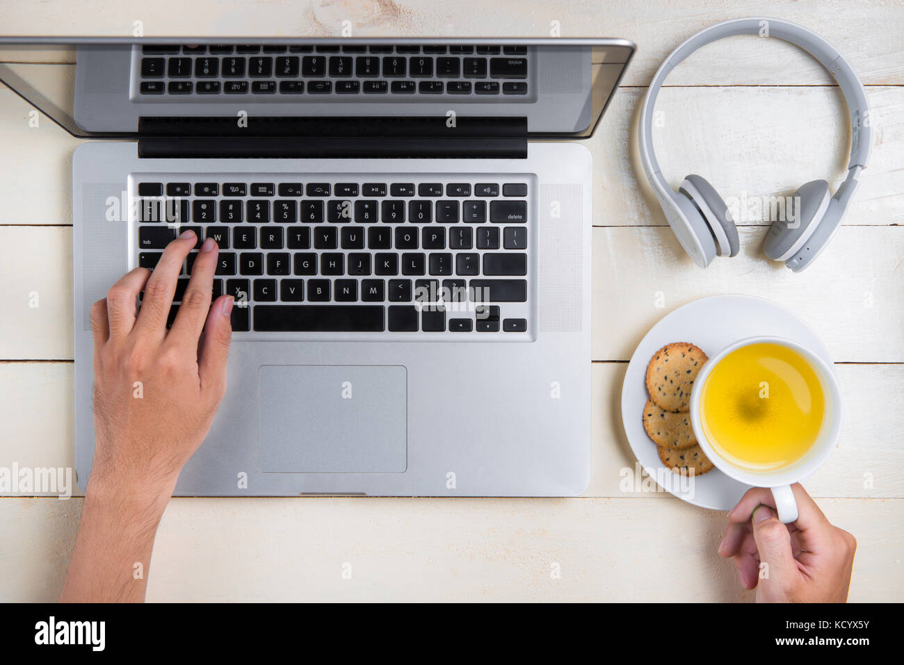 Computer laptop research working on desk concept Stock Photo - Alamy