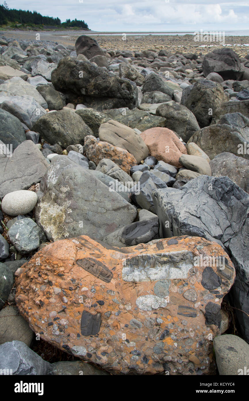 Beach rocks, East Beach, Tlell, Haida Gwaii, formerly known as Queen ...