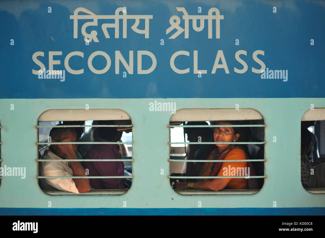 Passengers on board train at vasco da gama railway station hi-res stock ...