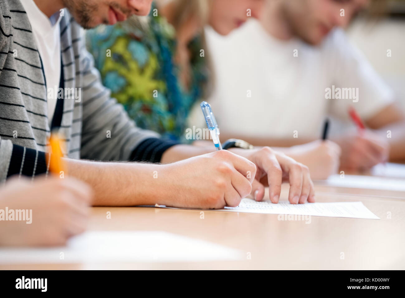 Students notes writing hi-res stock photography and images - Alamy