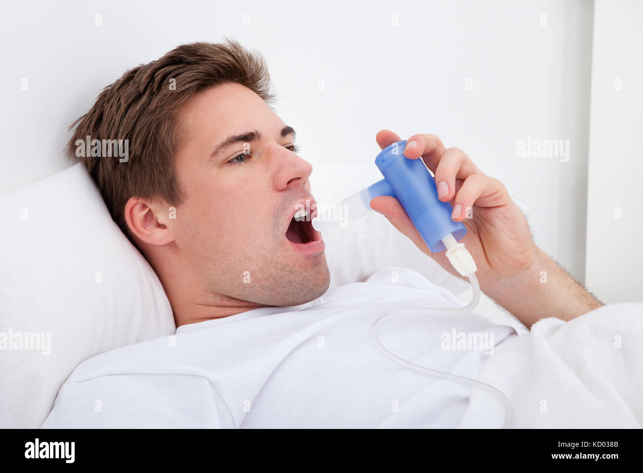 Oxygen inhalation hi-res stock photography and images - Alamy
