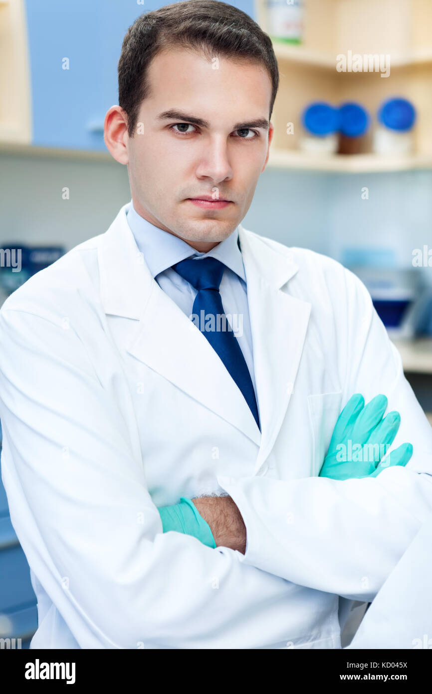 Portrait of a friendly doctor Stock Photo - Alamy
