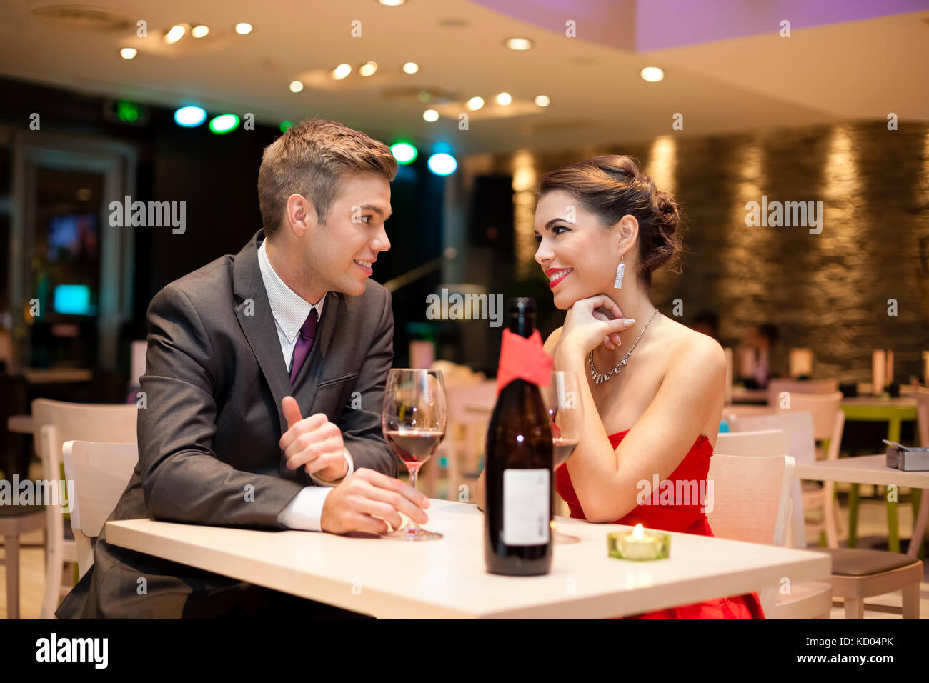 First date restaurant hi res stock photography and images Alamy