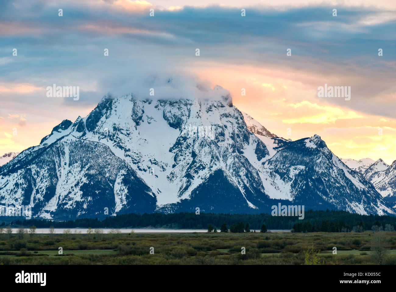 Dawn grand tetons hi-res stock photography and images - Alamy