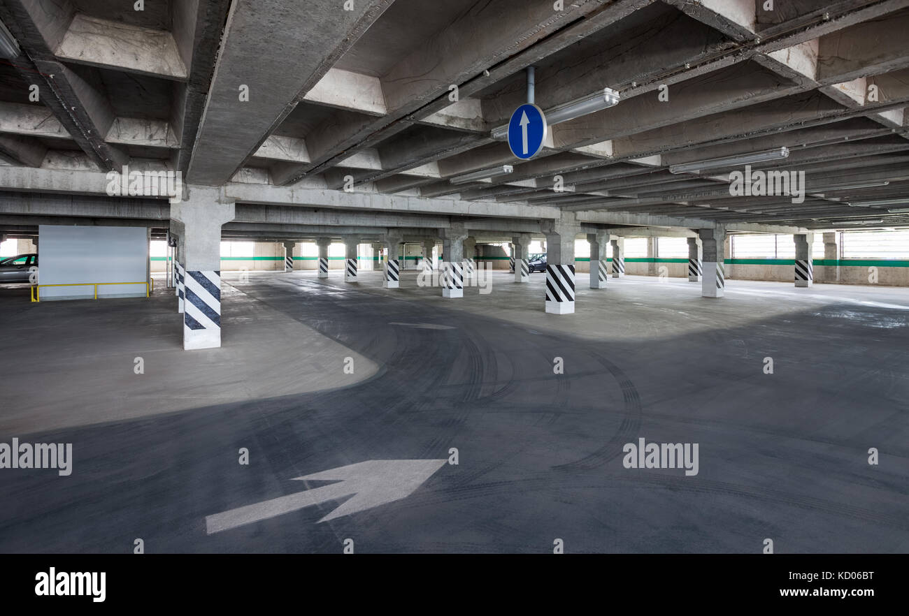 Car driving underground parking hi-res stock photography and images - Alamy