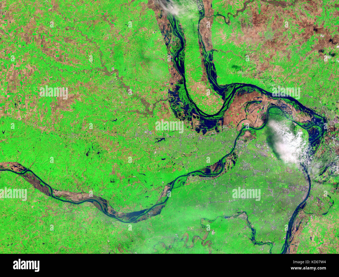 Satellite image showing ponds of water along the Mississippi river ...