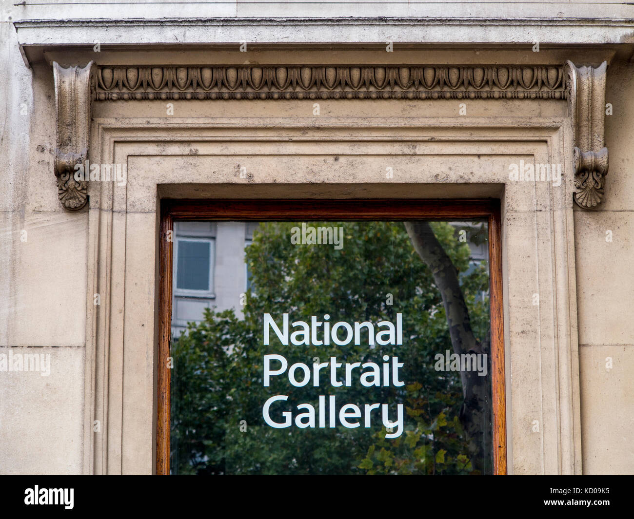 National portrait gallery london window hi-res stock photography and ...